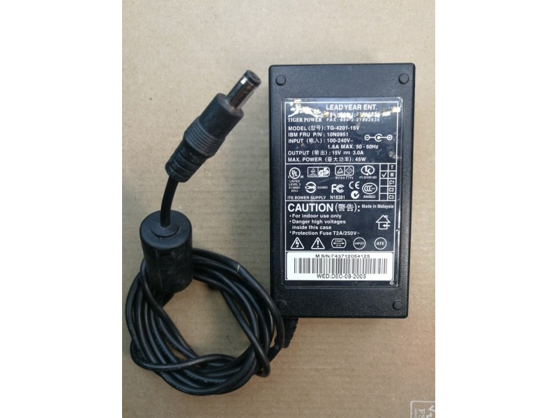 Adapter 15V --- 3A 45W