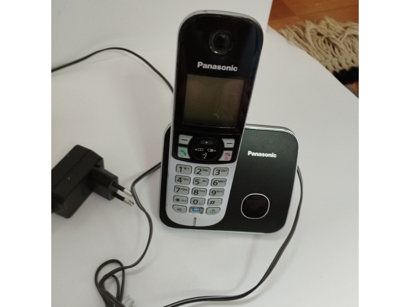 Odličan Panasonic kućni bežični telefon