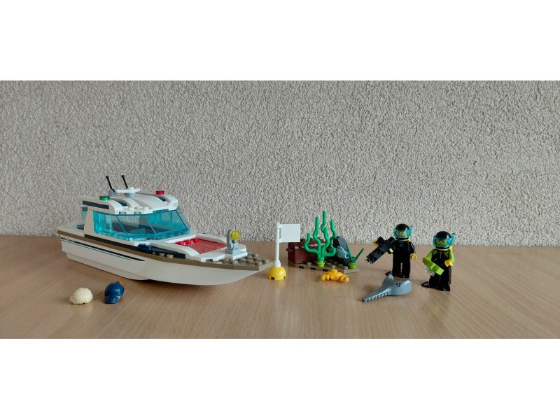LEGO CITY 60221 "DIVING YACHT"
