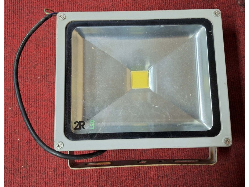 LED reflektor ispravan 2R