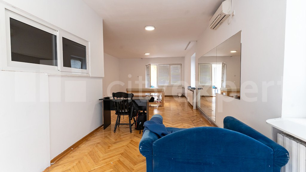 Stan za izdavanje BEZ PROVIZIJE: Četvorosoban, 130m², Slikarska, Zemun - 1000€