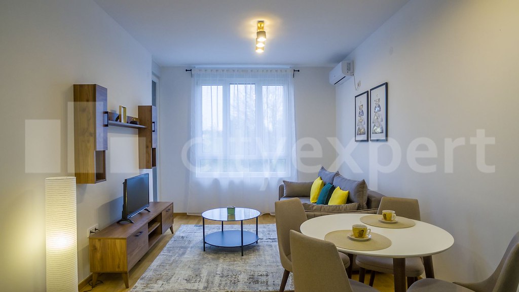 Stan Izdavanje Novi Sad Bez skrivenih troškova - 41m², Petefi Šandora, Novi Sad - 550€
