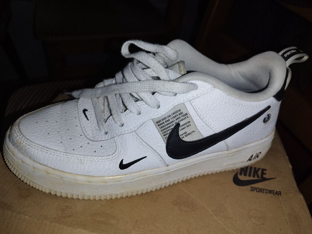 Nike patike – model inspirisan Air Force 1 siluetom - Boja: bela sa