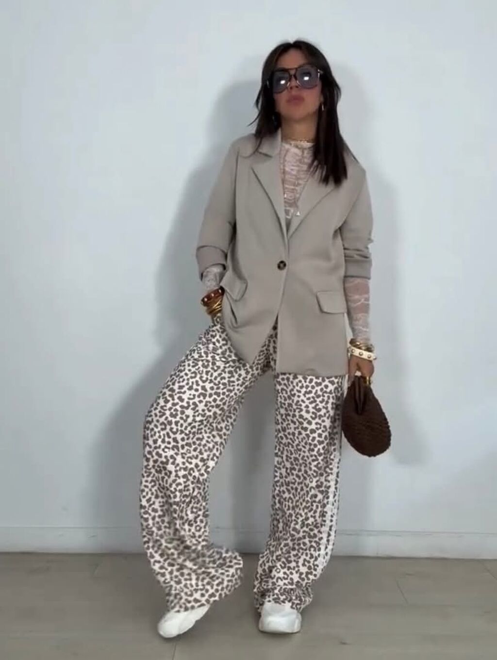 Ženske široke pantalone sa leopard printom - Kroj: široke nogavice