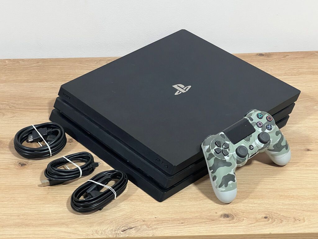 Sony PlayStation 4 Pro PS4 PRO CUH-7008A 1 TB HDD Konzola je vraćena