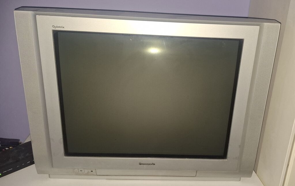 Više predmeta – pojedinačna prodaja 1) Panasonic Quintrix CRT TV -