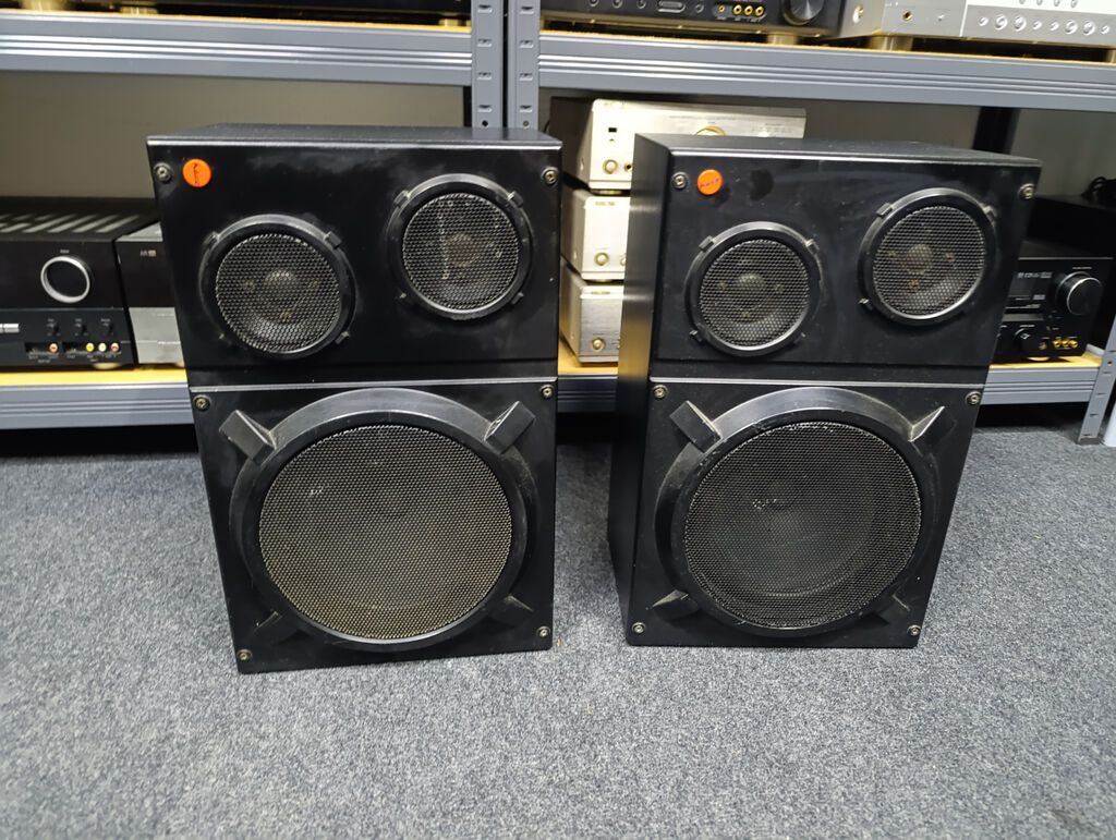 Heco phon 3 Specifications Type: 3 way, 3 driver loudspeaker system