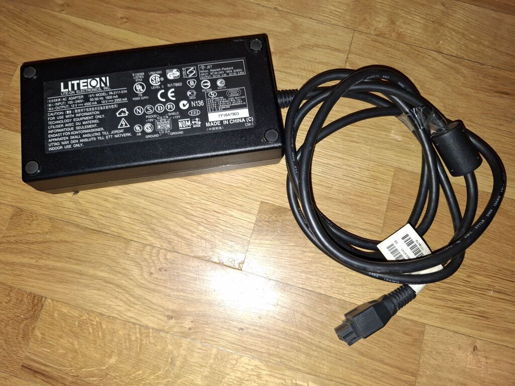 Liteon AC adapter H – model PA-2111-01H - Ulaz (INPUT): 100–240 V ~