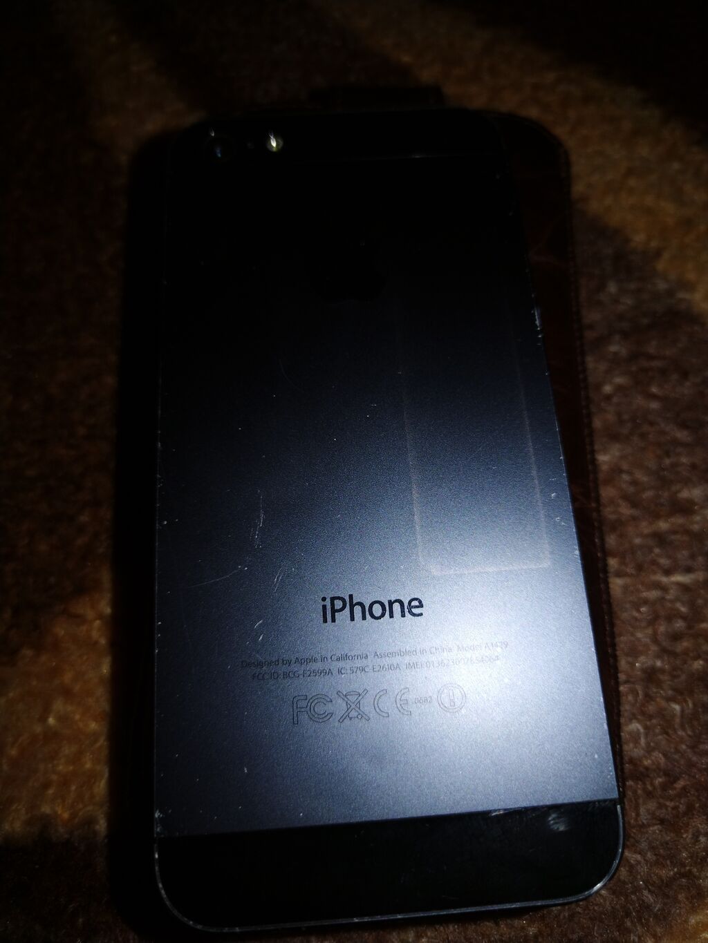 Apple iPhone (model A1429) - Ekran: 4.0" Retina (1136×640), staklo sa