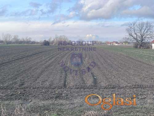 7326m2, Prostran plac na Klisi