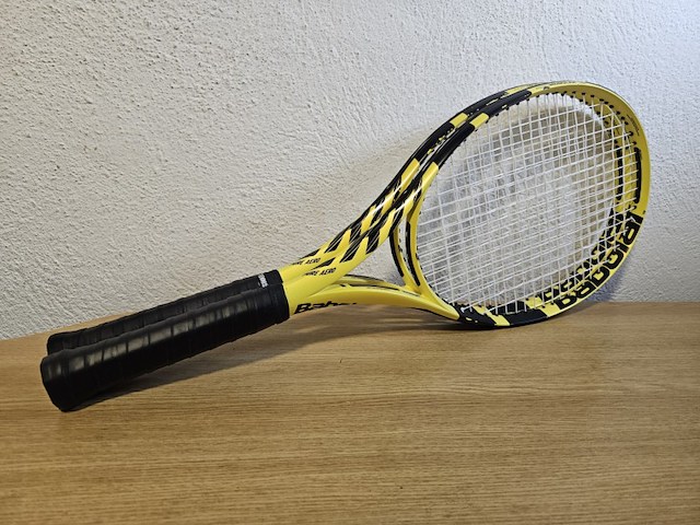 Pro teniski reket Babolat PURE Aero 300g 686mm 4 3/8`