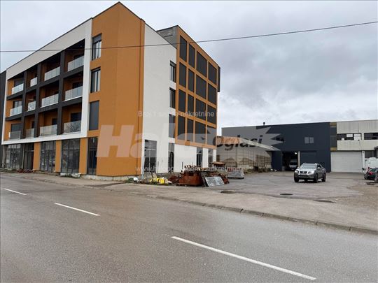 Retail hala 2.000 m² | 8 m | šleperi, 25PM