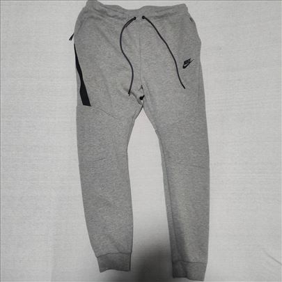 nike tech fleece donji deo L