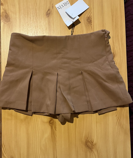 Skort novo