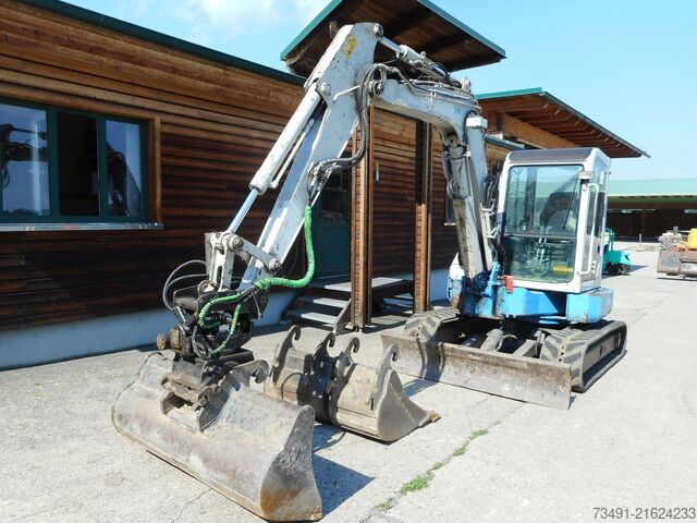 Mini bager
Takeuchi TB 153FR ( 5.650kg ) Rototilt + Powert.