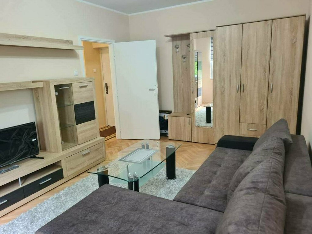 Jednosoban stan, Beograd - Karaburma | Izdavanje · 32m² · 380€