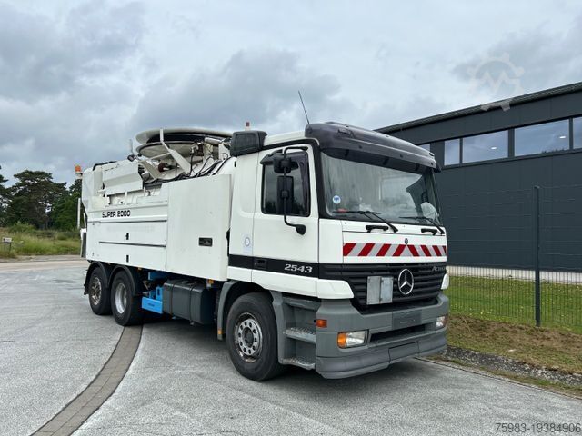 Cistercijsko vozilo za vakuumsko izvlačenje
MERCEDES-BENZ Actros 2543 Wiedemann Super 2000, Recycler