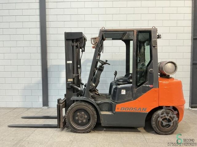 Viljuškar
Doosan G35C-5