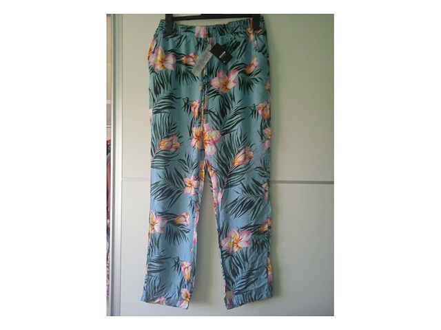 CHICOREE pantalone XL ETIKETA