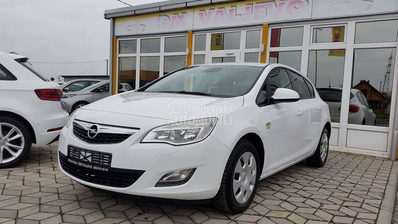 Opel Astra J 1.4 ENJOY IZUZZETNA