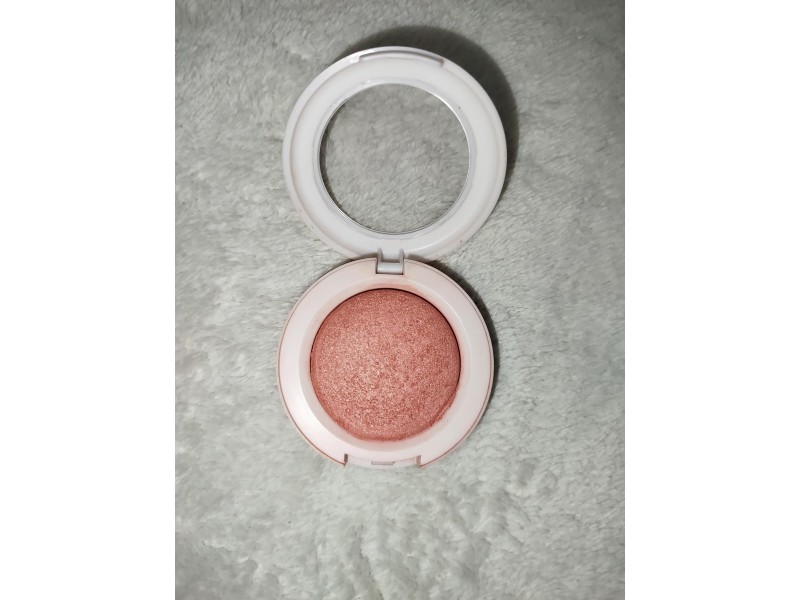 Catrice soft glam baked blush RUMENILO