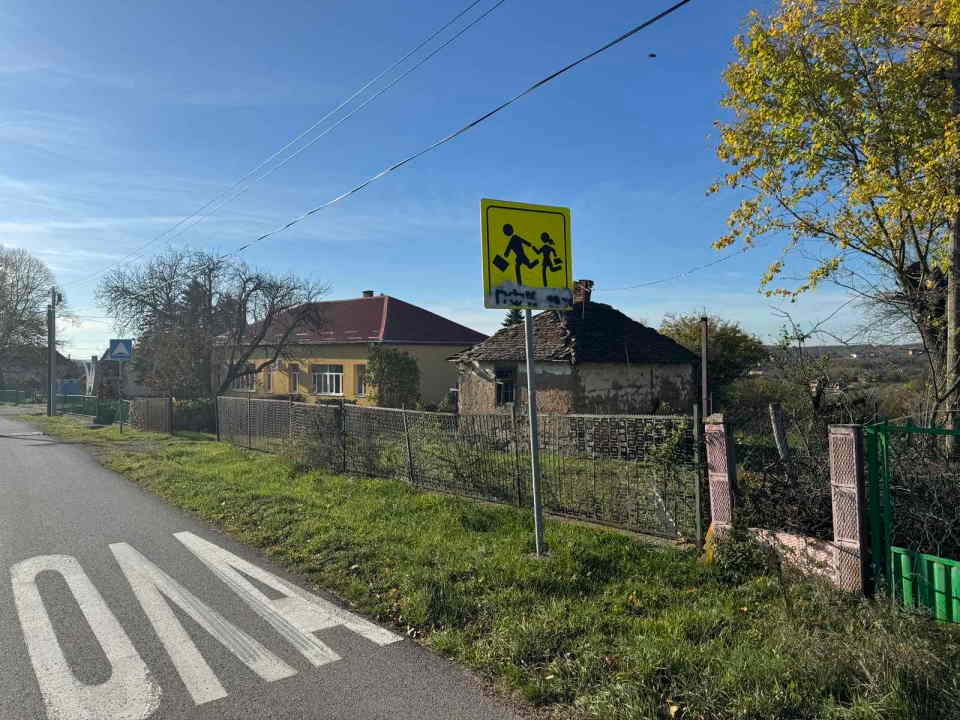 Prodajem plac sa kućom pored škole, Glumčevo Brdo, Barajevo