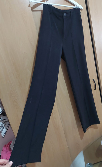 Pull&Bear crne pantalone