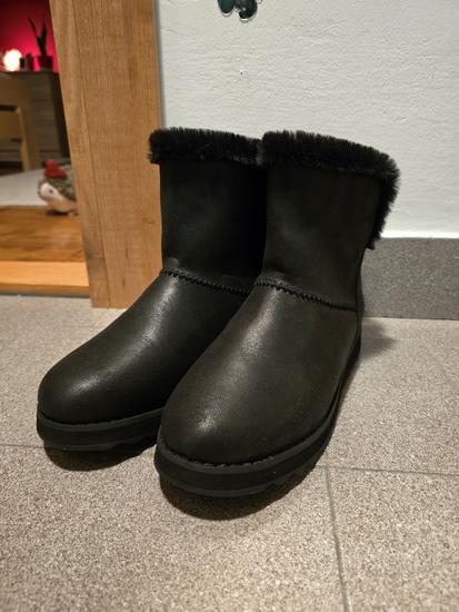 Skechers kao ugg čizme crne 40/41