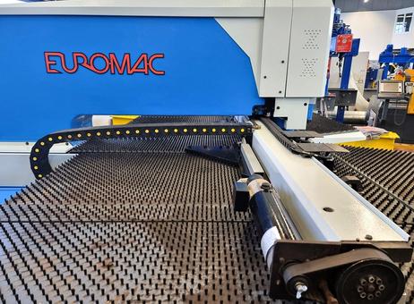 Korišćena CNC mašina za perforiranje Euromac ZX 1000/30