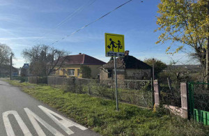 Prodajem plac sa kućom pored škole, Glumčevo Brdo, Barajevo