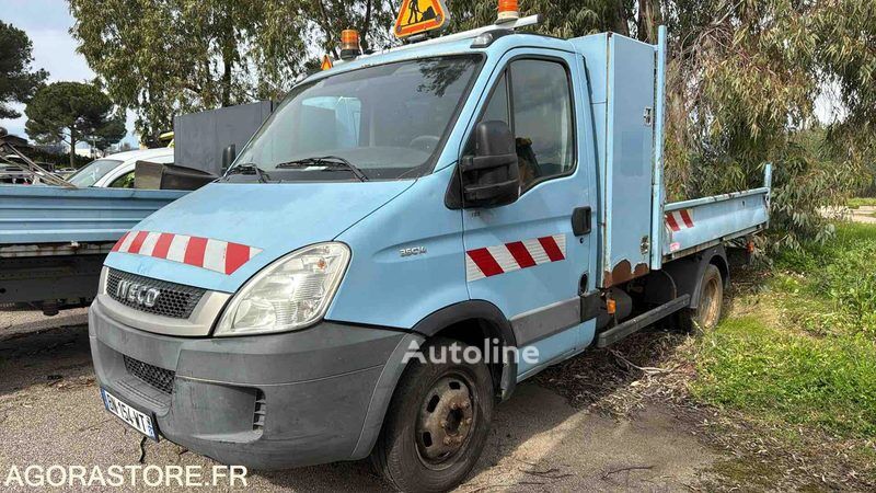 Prodaje se IVECO 35C14 kamion s ravnom platformom < 3.5t na aukciji