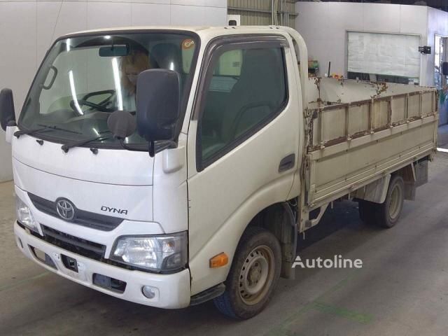 Toyota DYNA kamion s ravnom platformom