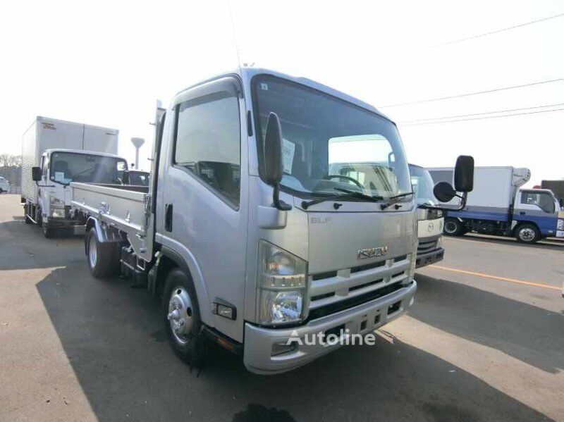 Isuzu ELF kamion s ravnom platformom