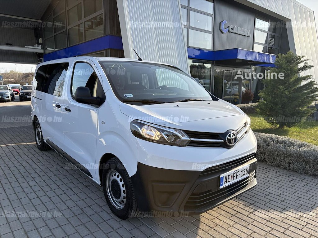 Toyota Proace putnički minibus