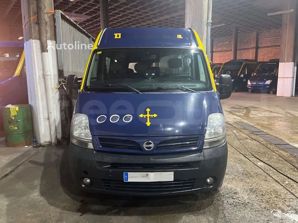 Nissan Interstar putnički minibus