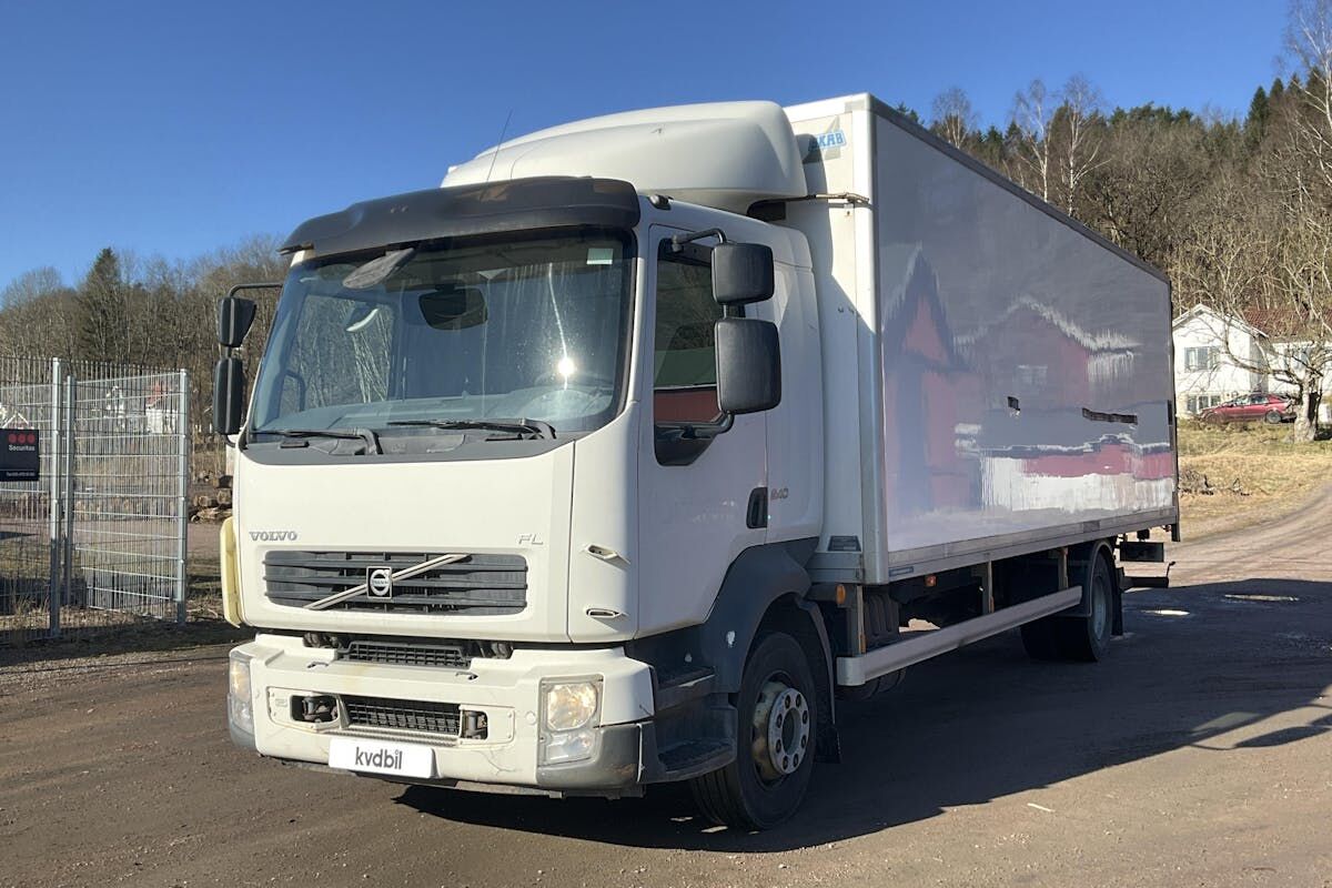 Prodaje se Volvo FL240 kamion furgon na aukciji