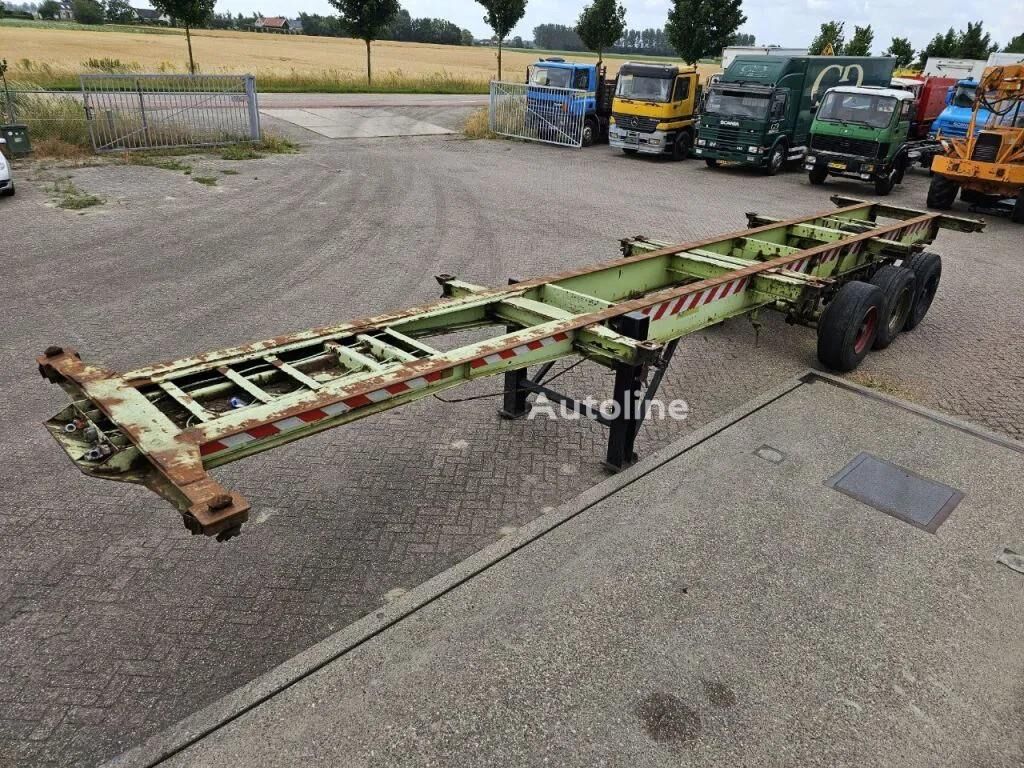 Fruehauf Steel Fruehauf Container Chassis – 3 Axles – Drum Brakes – Air S poluprikolica za prevoz kontejnera