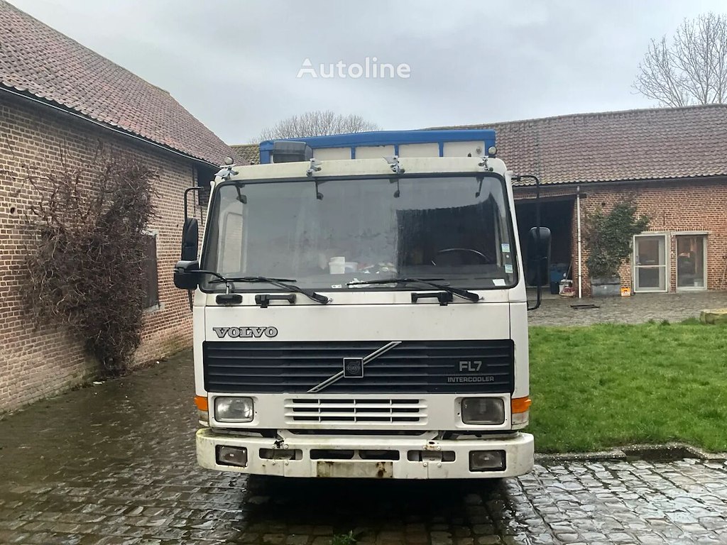 Volvo FL7 FULL STEEL SPRING kamion za prevoz stoke