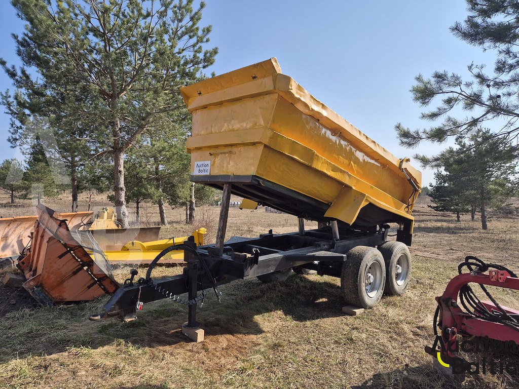 Prodaje se Chieftain prikolicu kiper na aukciji
