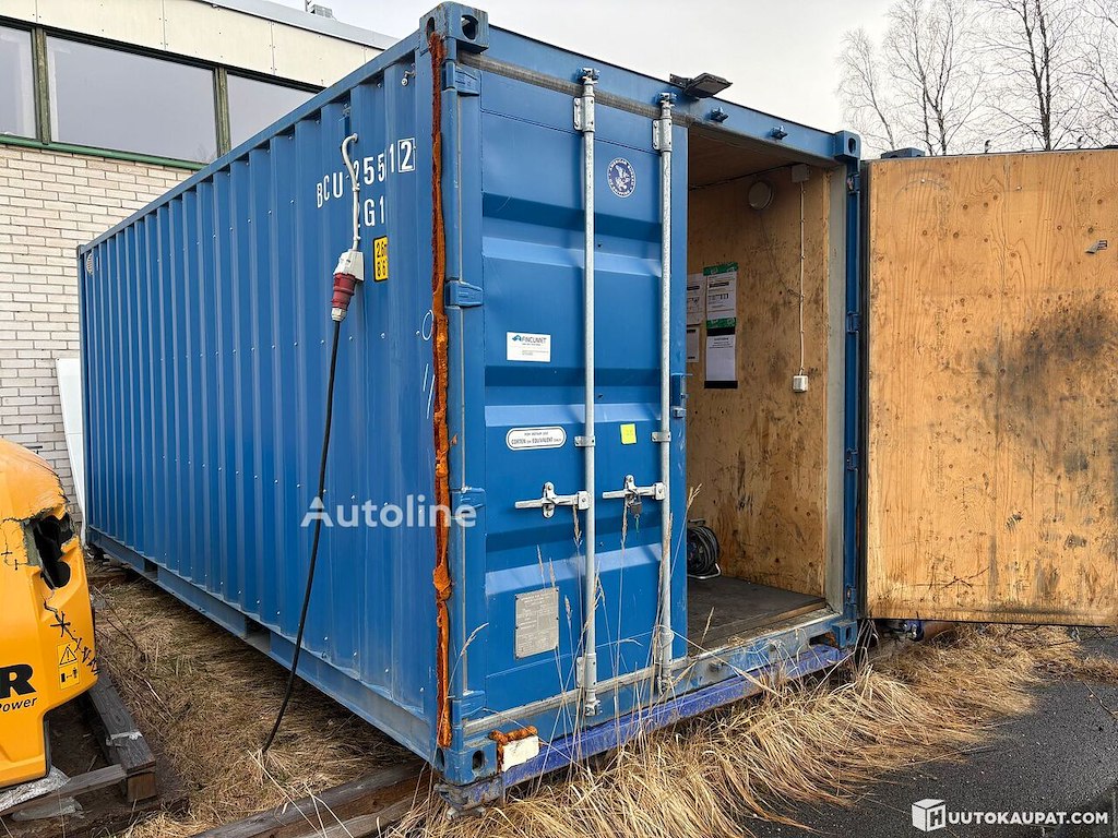 Prodaje se 22. Electrified and insulated 'hydraulics' container with conten kontejner 10 stopa na aukciji