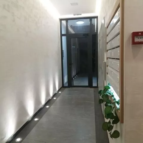 Beograd-Zvezdara-Ulcinjska 33, garsonjera sa terasom u luksuznoj zgradi