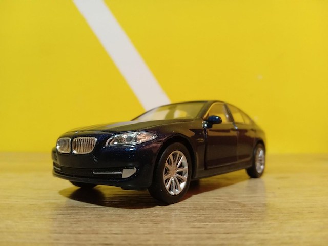 BMW 535i Automobil / Welly