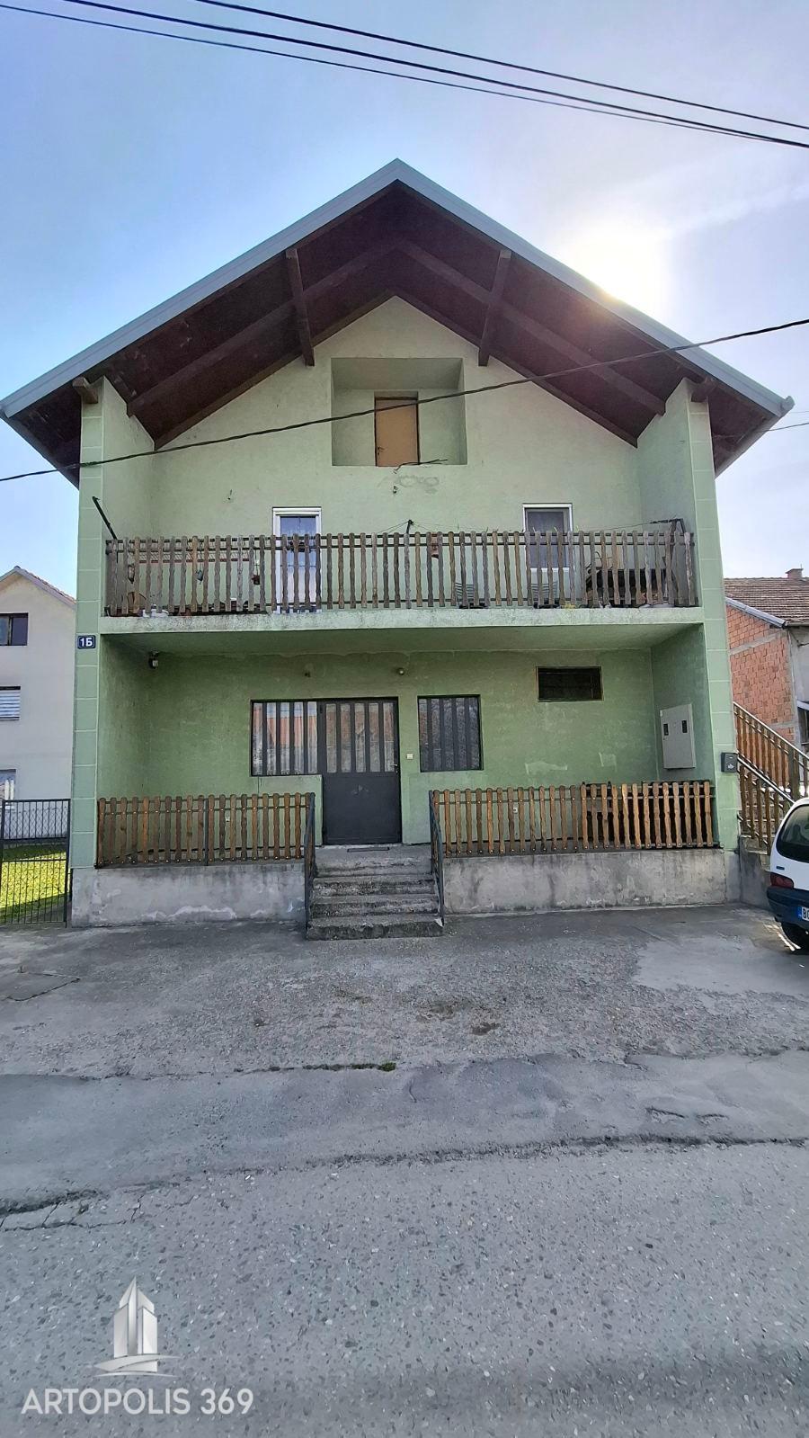 Odlična kuća, 160 m2, 4 ara placa, bez ulaganja ID#1125
157.000 €