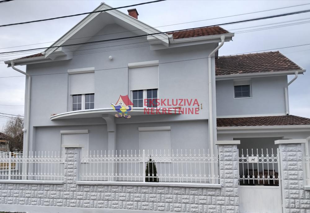 Lux kuća 270 m2 i pom. objekat 23 m2 na placu 5,64 m2, Cena: 215.000,- e ID#2159
215.000 €
