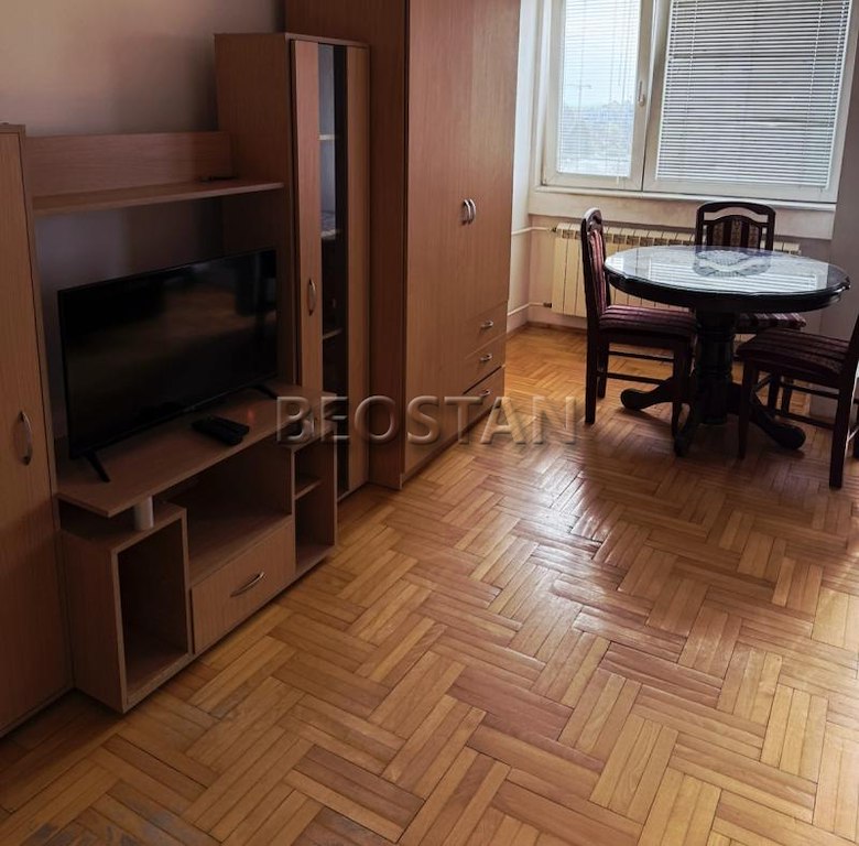 Novi Beograd - Blok 45 #66897
400 €