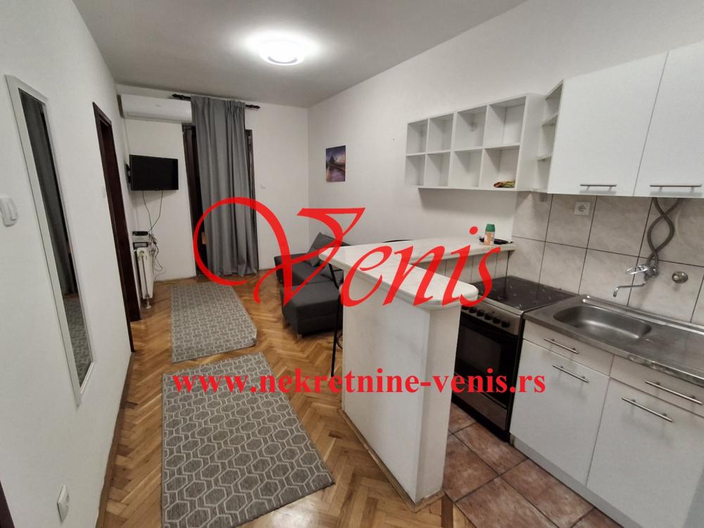 CENTAR ul.Trg 1 Maja 32 m2 - 350 Evra USELJIV ID#2733
350 €