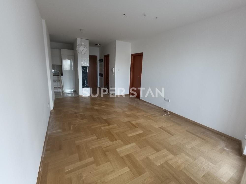 Stan u Maksima Gorkog ID#1272
690 €