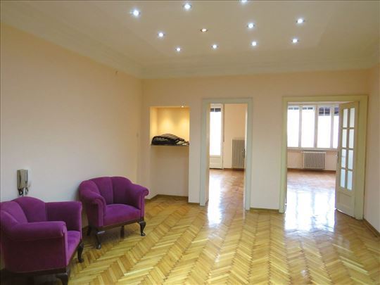 Centar 130m2 Skupstina 5 kancelarija 1200