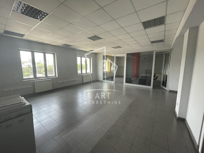 Ekskluzivna poslovna zgrada 758m2, Vračar ID#14616
10.920 €