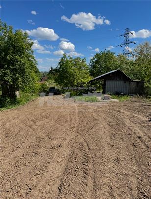 Plac sa kućicom, Tresnja - Avala